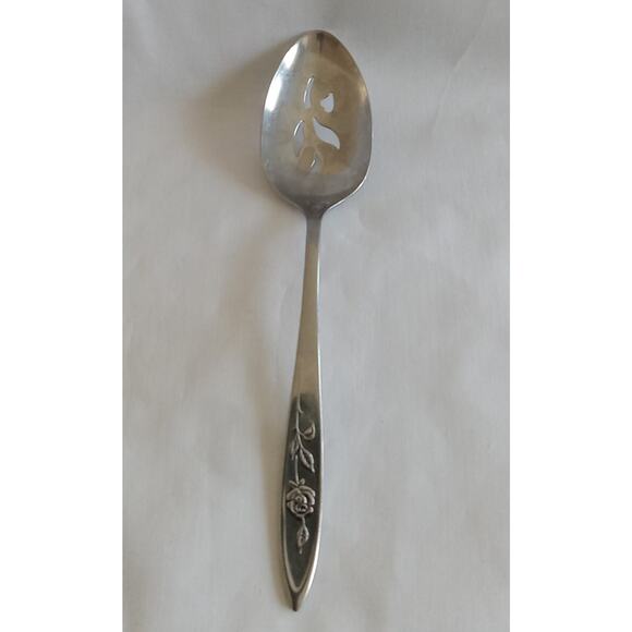Oneida | Dining | Oneida Community My Rose Stainless Betty Crocker ...